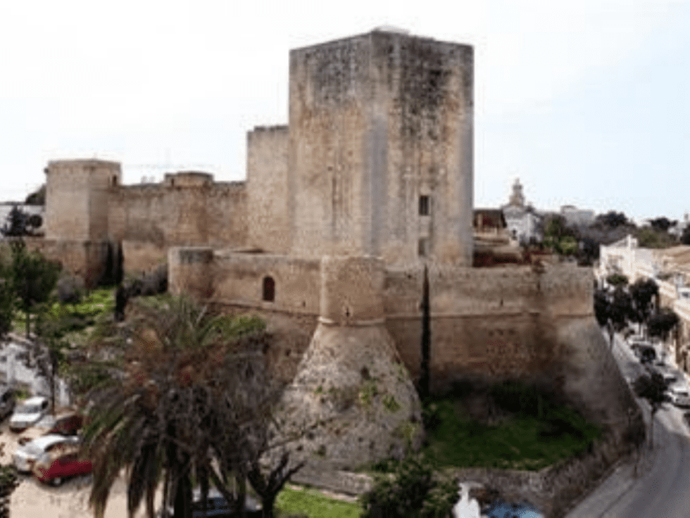 La Arquitectura – Castillo de Santiago